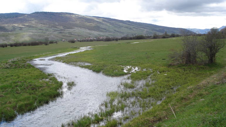Ovo ima samo u Glamoču: Rijeka koja teče „uzbrdo“ - Srpskacafe