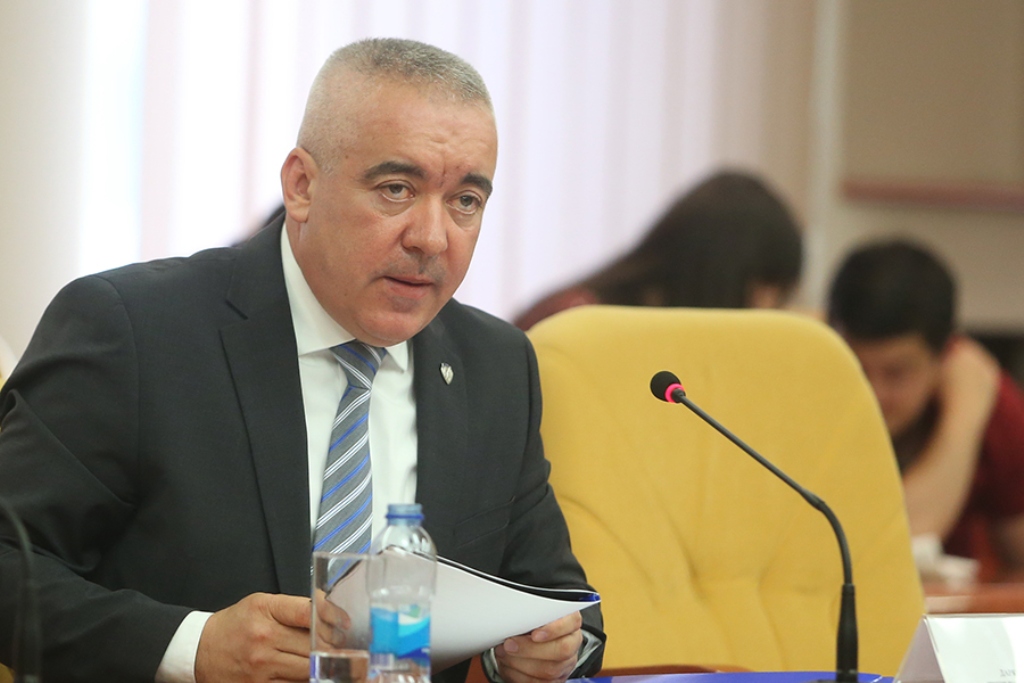 Ko su kandidati za Ćulumovog nasljednika na čelu Policije RS? - Srpskacafe