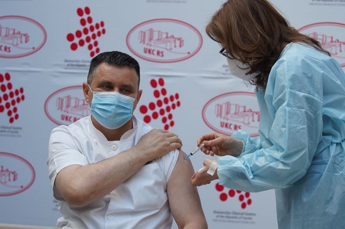 Počela vakcinacija zdravstvenih radnika na UKC RS