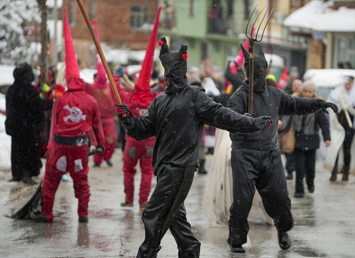 Vevčanski karneval: Unikatan doček pravoslavne Nove godine (FOTO)