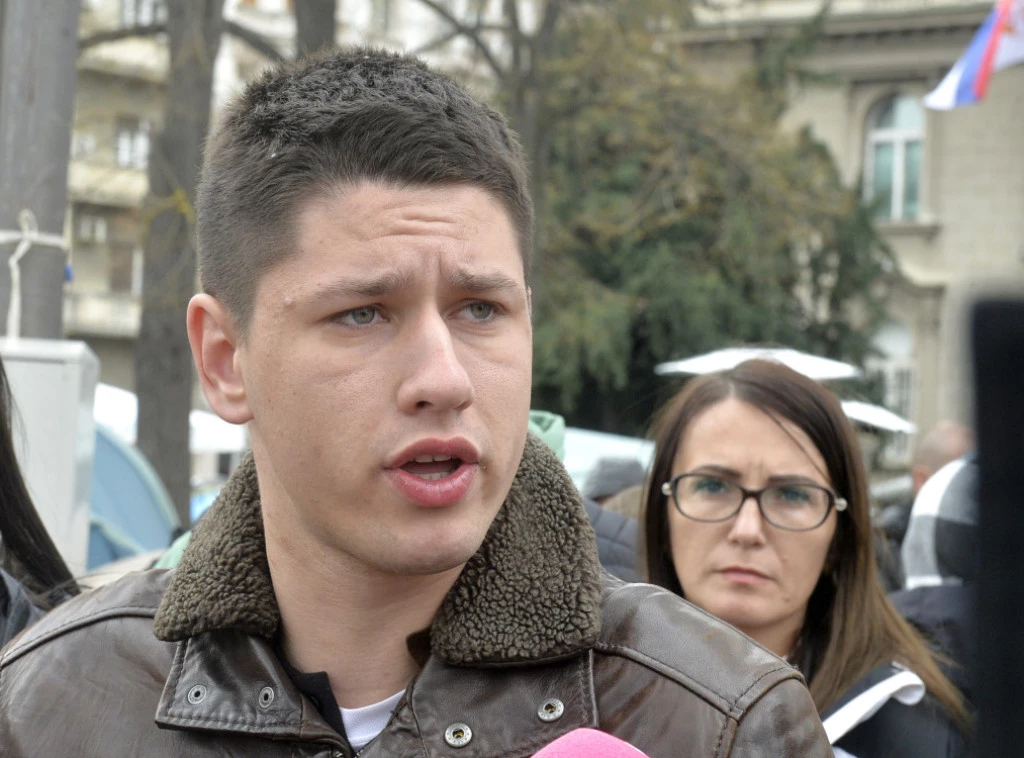 U Pionirskom parku: Napadnut student Miloš Pavlović (VIDEO) - Srpskacafe